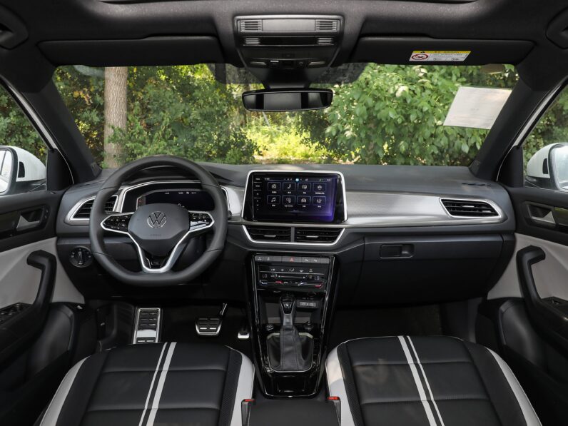 Review: 2024 Volkswagen T-ROC 300TSI Starlight | A Global Auto Trader ...